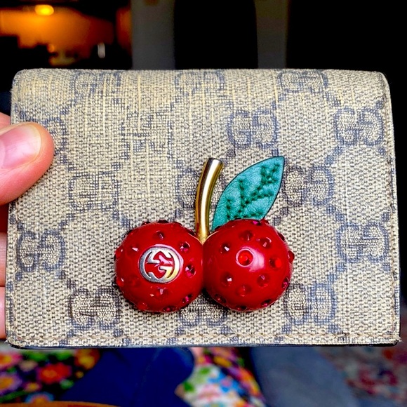 Gucci | Bags | Guc Gucci Signature Gg Supreme Compact Wallet With Red ...